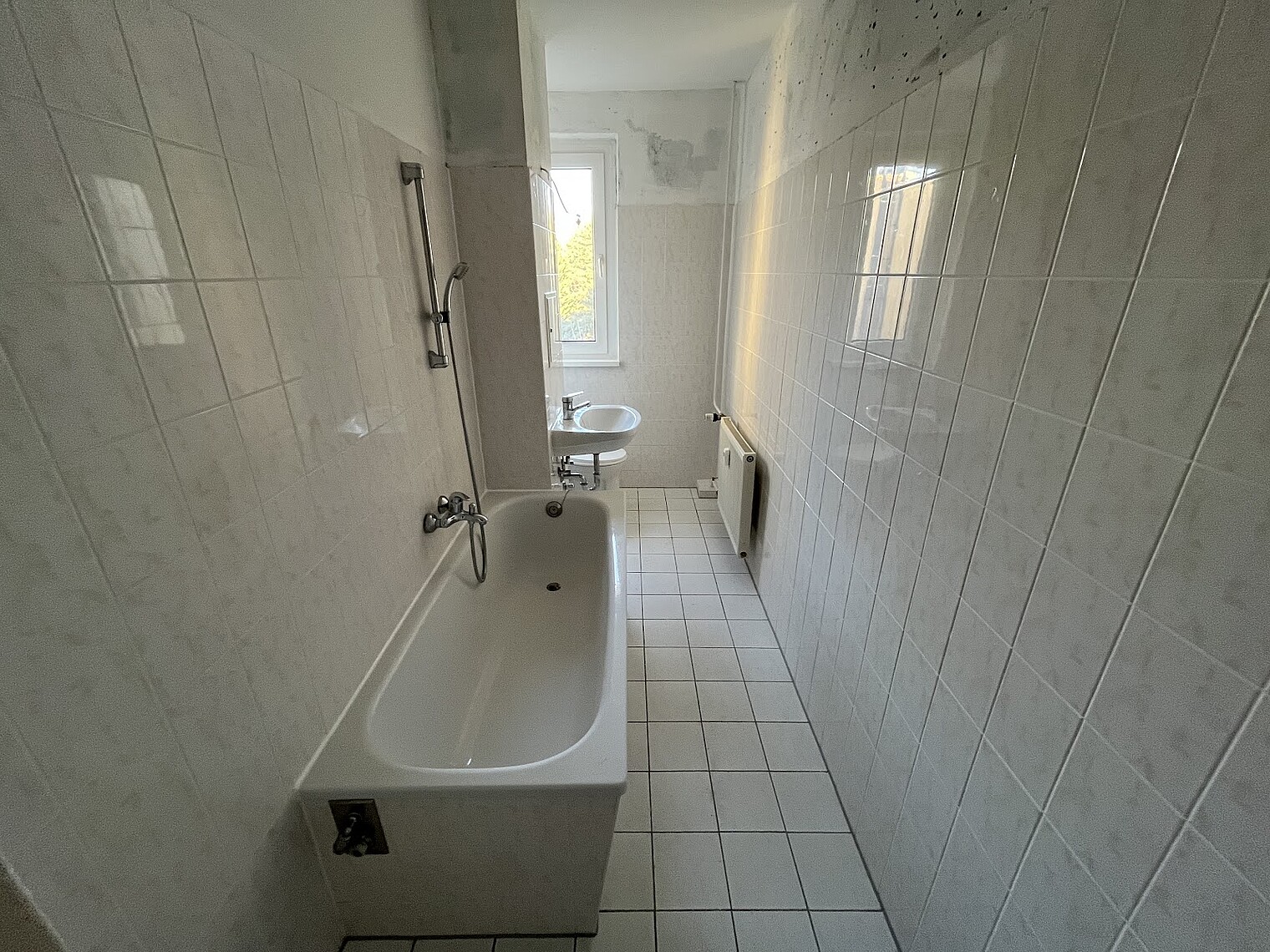 3 Zimmer Wohnung im Allendeviertel mit Renovierungsbedarf - degewo